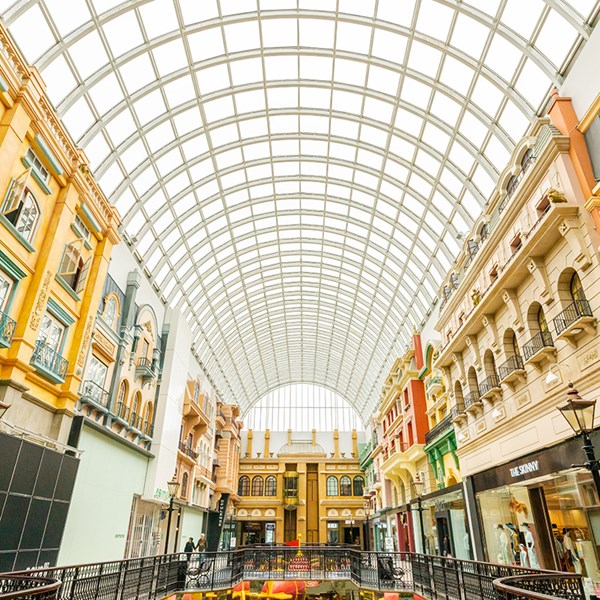Experience West Edmonton Mall | Fantasyland Hotel